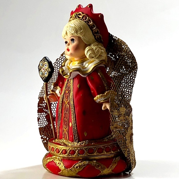 Hallmark | Holiday | Euc Hallmark Red Queen Alice Wonderland Ornament ...